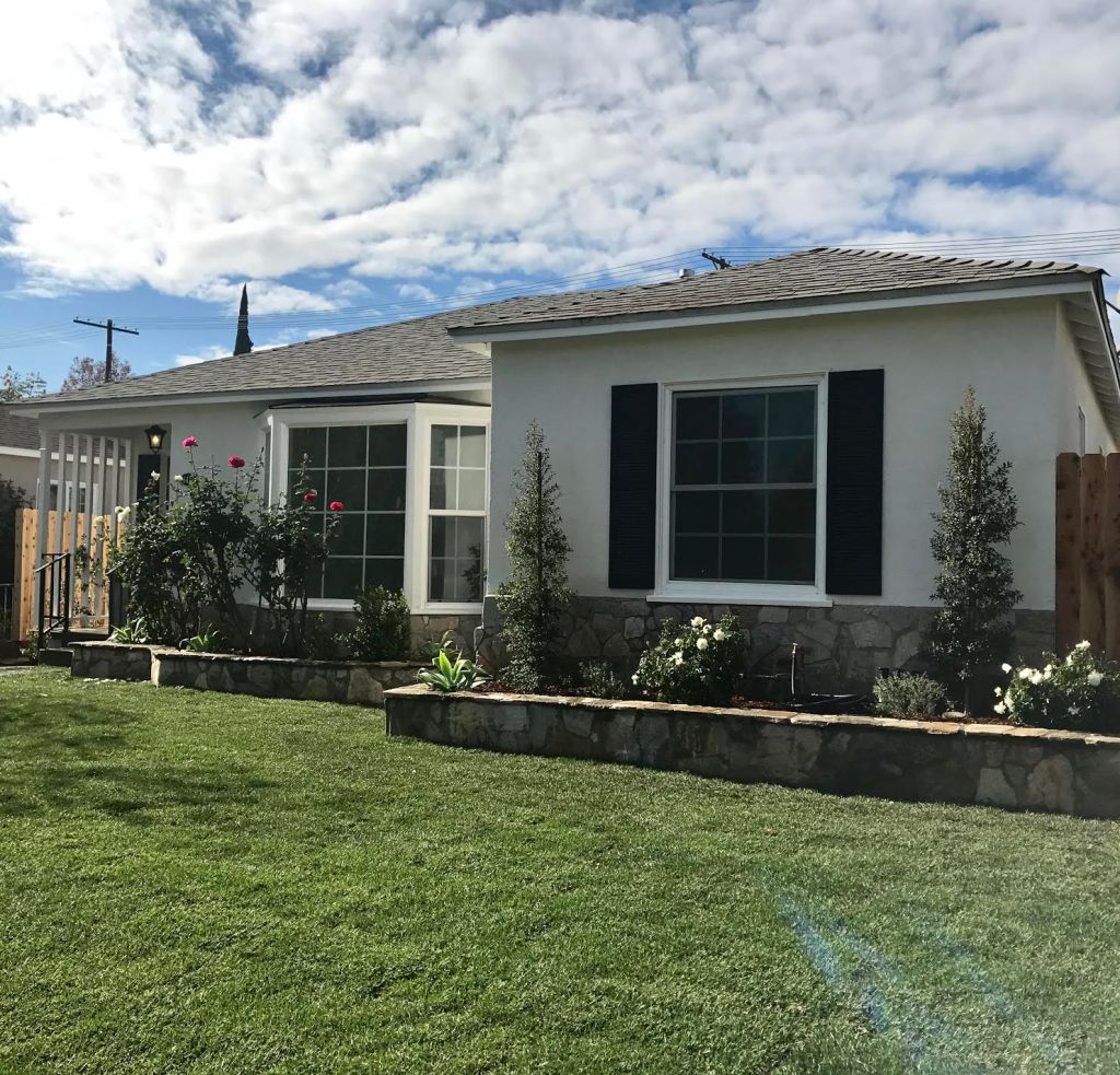 Dunn Edwards | The Long Table